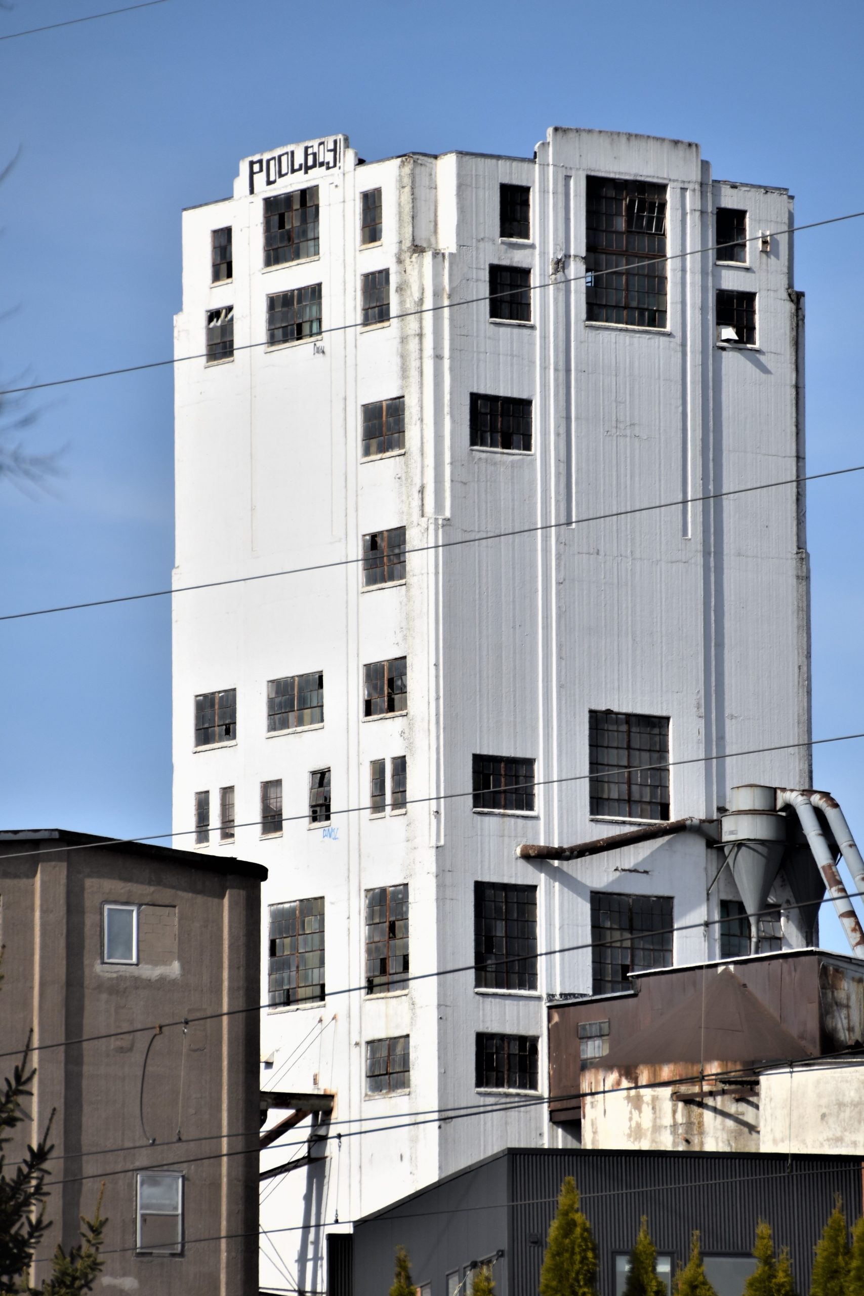 Tower Graffiti on South Minneapolis Grain Elevator – Twin Cities Almanac